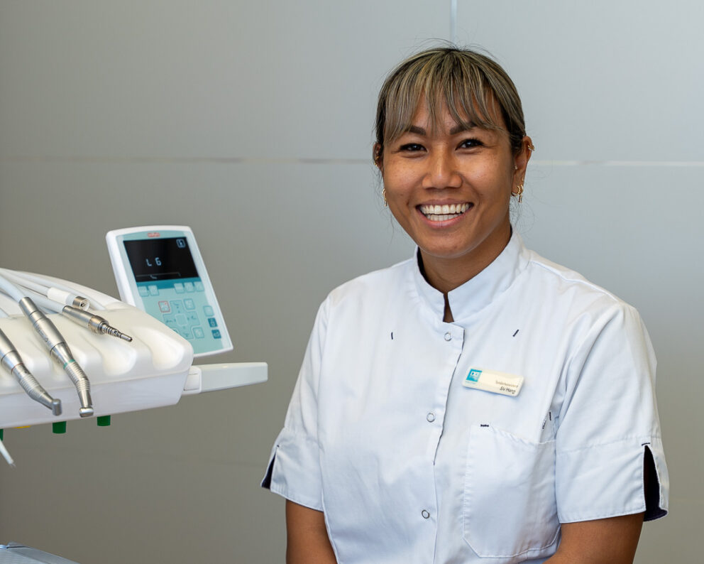 Tandartsassistent opleiding (zij-instromer) - Werken bij Dental Clinics